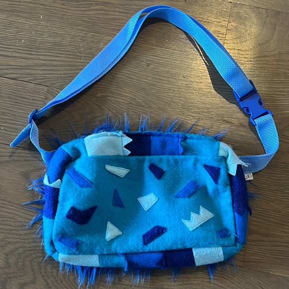 dodo | Bags | Nwot Dodo Blue Furry Geographic Fanny Pack Purse | Poshmark